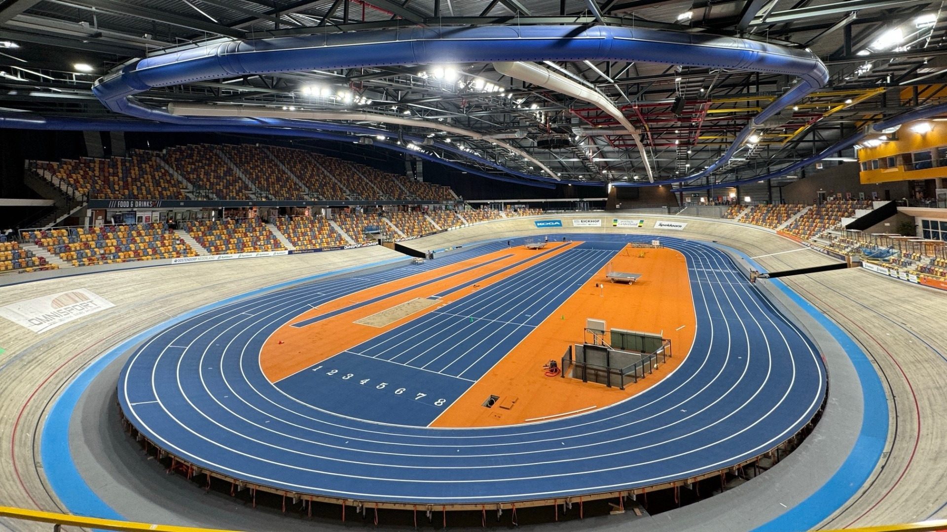 Met vernieuwde vloer is Omnisport Apeldoorn klaar voor EK Indoor Atletiek 2025 - Omnisport